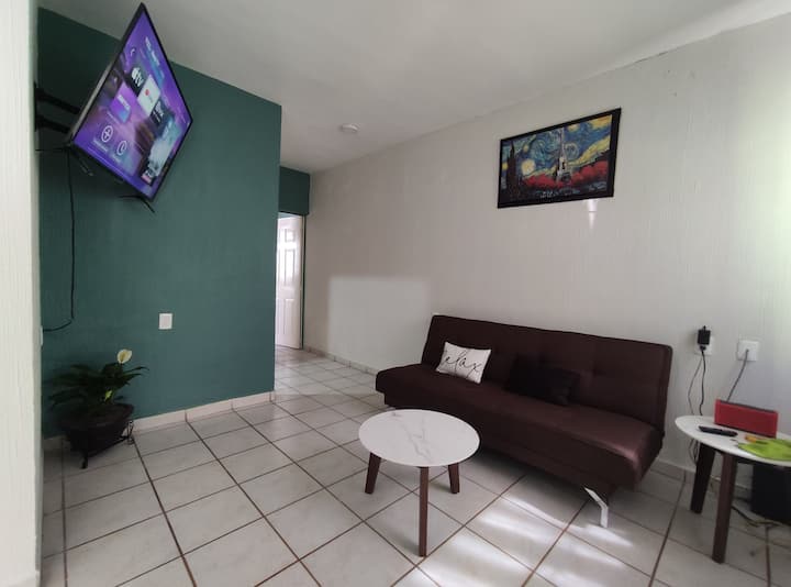 Casa Nayar Súper Ubicación
2a/c, Netflix, Cochera! - Tepic