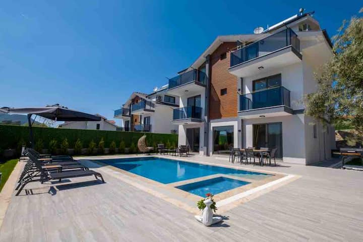 Muhteşem Dizayn Edilmiş Villa. 1 - Hisarönü