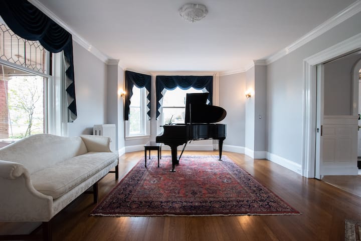Mary J. Eastburn House-park View Suite - Cape Elizabeth, ME