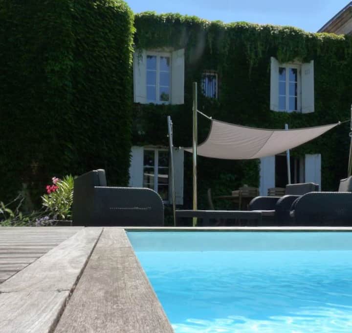 Belle Maison Ancienne Avec Piscine Chauffee - Blanquefort
