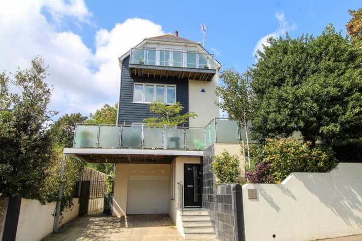 Bournecoast: Home With Snug-games Room-garden-3114 - Bournemouth