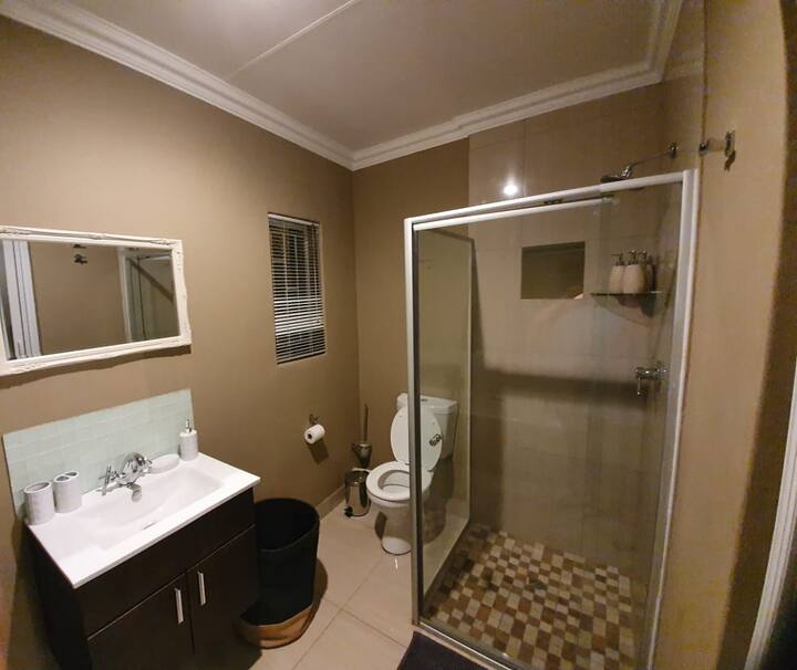 10 Handpicked Airbnb Vacation Rentals In Roodepoort, South Africa ...