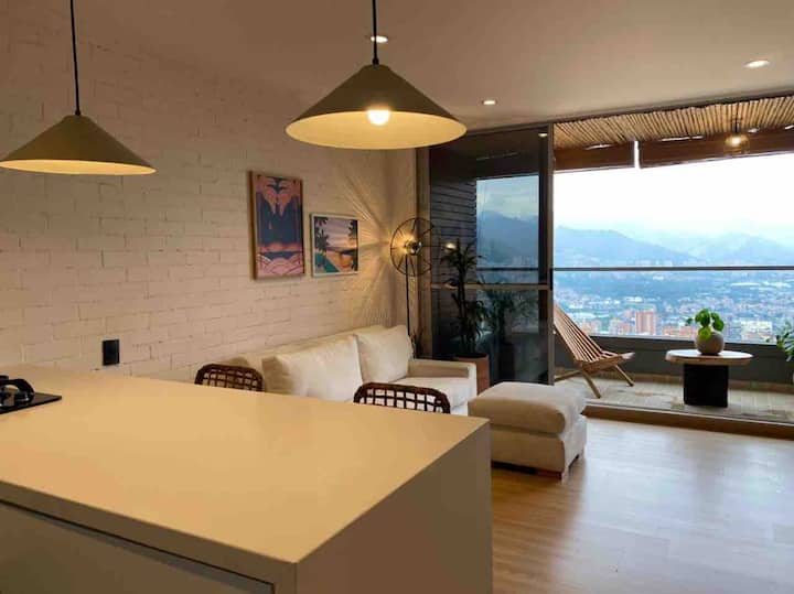 Incredible View! 16th Floor In El Poblado - Medellín