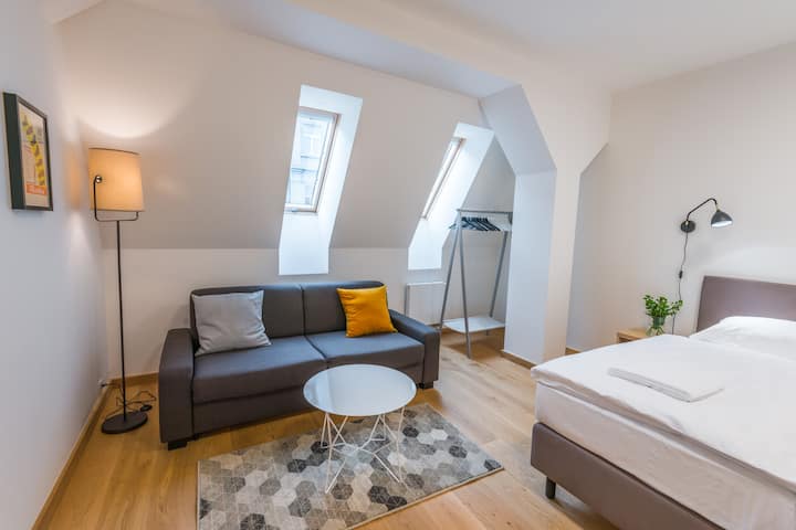 3 Min To Wenceslas Sq. 1br Apartment W. A/c - Prague