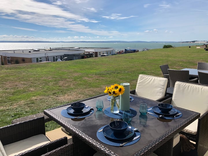 Panoramic Sea Views, Quiet, Relaxed, Cliffs, Beach - Isle of Wight