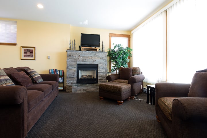 Private Mountain Suite Bc Registration H472085954 - Armstrong