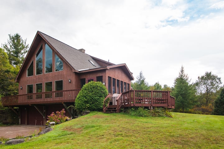Comfortable Mountain View Retreat - Lake Placid, NY