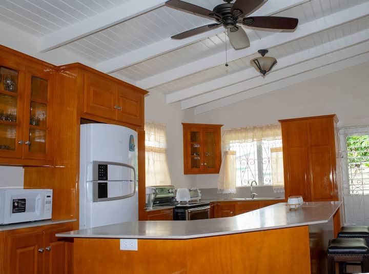 Francesca: Beauty And Comfort Under One Roof - Barbados
