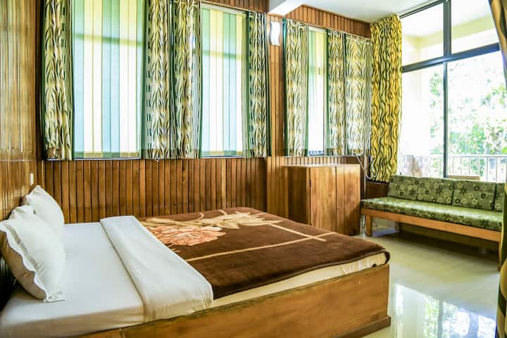 5 Bedrooms Homestay In Munnar - Munnar
