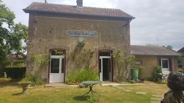 Charmante Ancienne Gare Halte Relais Bonsmoulins - Aube