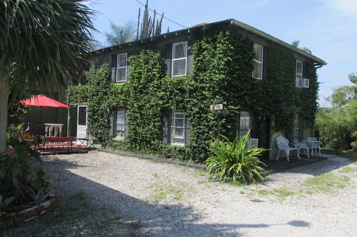 A Great Little Place - Winter Park