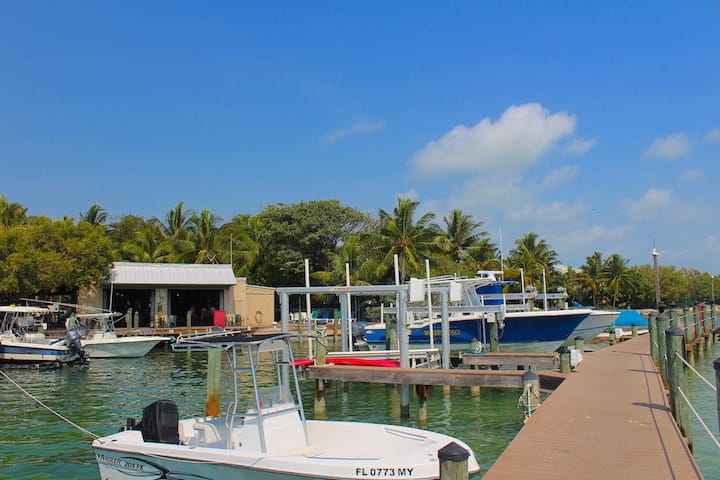 Waterfront Marina 2br Mallory Condo+amenities - Key West, FL