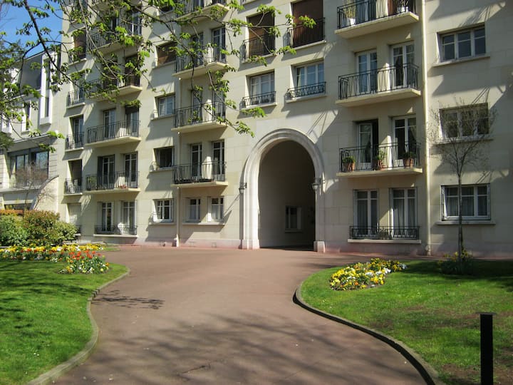 Calm And Comfortable Studio Near Porte Maillot. - Neuilly-sur-Seine