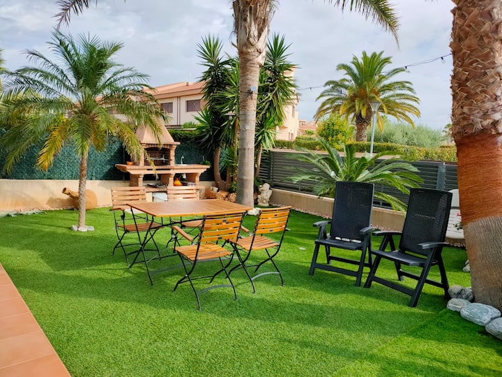 Can Toll Next To The Mediterranean Sea. - Costa Dorada (España)