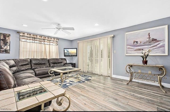 Spacious 3 Bedr Condo, Wildwood, Nj/convention Ctr - Wildwood, NJ