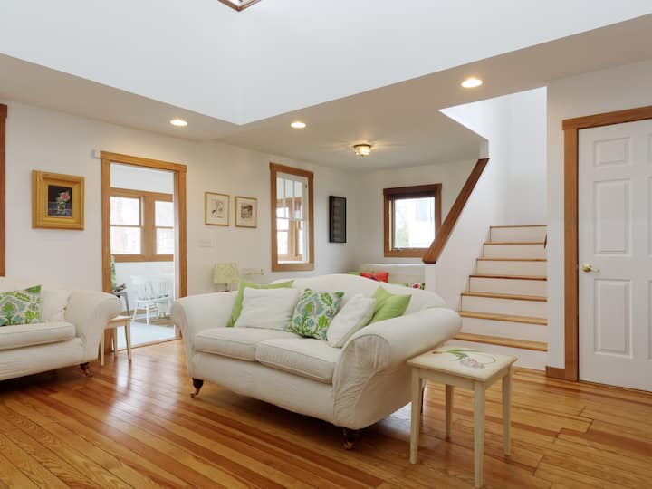 Adorable Cottage By The Bay - North Beach, MD