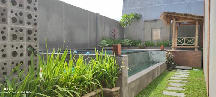 Samanea
Cozy Family Holiday House In Town - Mataram