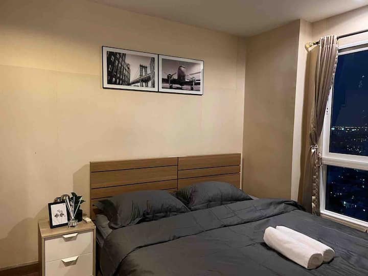 Huaikhwang地铁站两卧室两卫生间可做饭公寓 - Bangkok