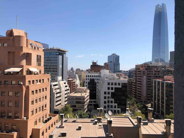 Apartamento En Barrio El Golf - Las Condes
