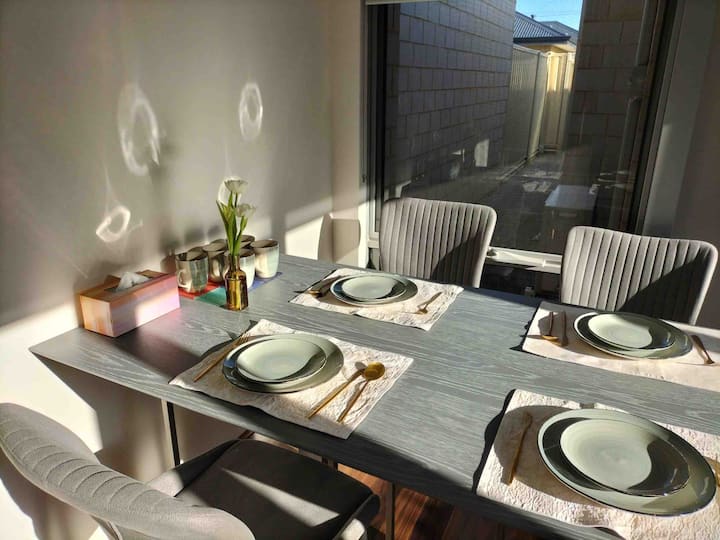 Modern Home Private Rooms - Armadale