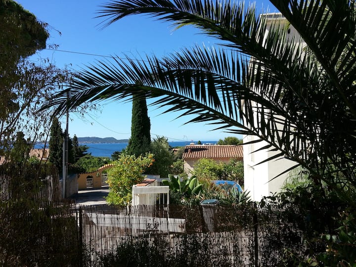 Almanarre Al Pie De La Playa Y El Mar, Apartamento Con Jardín, Terraza Grande - Carqueiranne