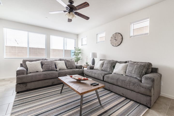 Gorgeous Home With Ev Charger + King Size Bed!! - Sacramento, CA