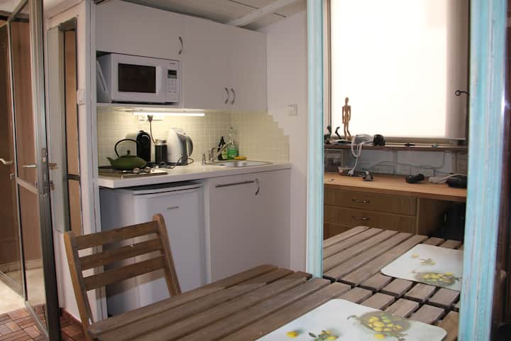 Roof Apartment, Elevator, By The Beach. - Tel Aviv