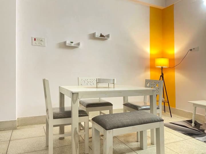 A Luxurious Stay On Ground Floor In Prime Location - Varanasi