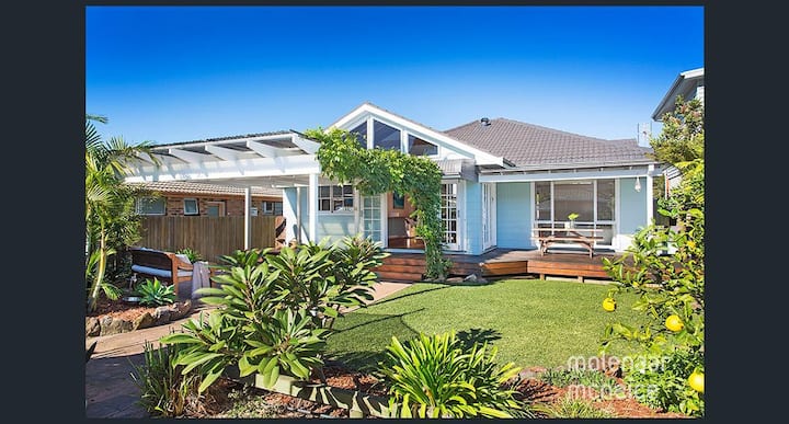 Perfectly Positioned Bulli Bungalow Close To Beach - Wollongong