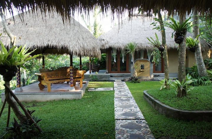 Old-fashioned Balinese Villa In Nyuh Kuning, Ubud - Ubud