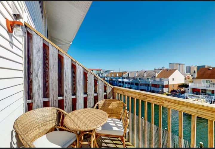 Waterfront Condo: 5-min Walk To Beach! - Fenwick Island, DE