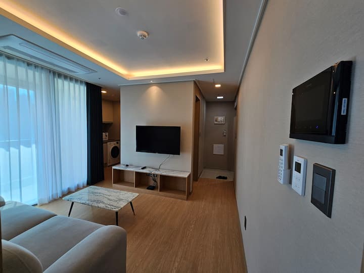 S1 0801#구남로핫플#해리단길#해운대역2분#전통시장#ott#해변2분#무료짐보관 - Busan