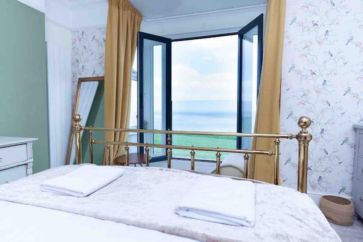 Seafront Home, Parking For 2 Cars & Sea Views - Herne Bay