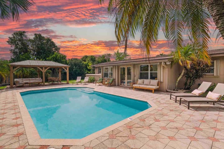 Family Getaway, Minutes To Beach, Pool, Gazebo,bbq - Pompano Beach, FL