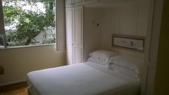 Charmoso Apt Em Ipanema 5 Minutos Da Praia 2 Camas - Ipanema