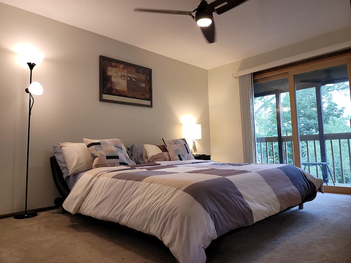 Cheerful 3-level Townhouse Near Eagan South Metro - Lakeville, MN