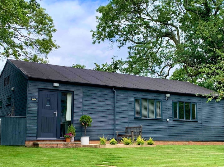 Spacious Annexe ~ Two Bedrooms, Rural, Ev Charger - Newbury