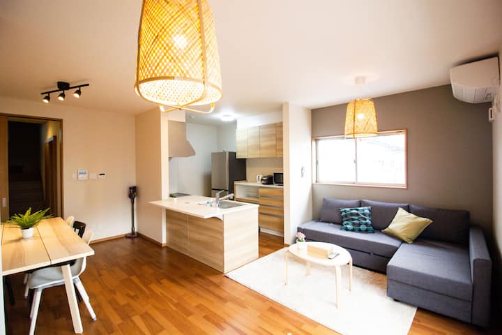 柚月|临近天王寺难波商圈|紧邻24小时大型超市lamu|日式独栋三层别墅|配备高端家具|专属车库 - 아마가사키시