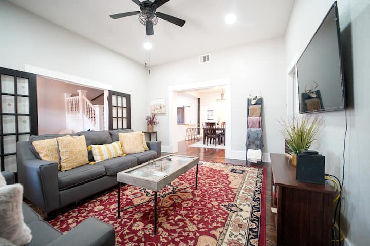 7br Group Retreat/games/spring Break At Pearl - San Antonio