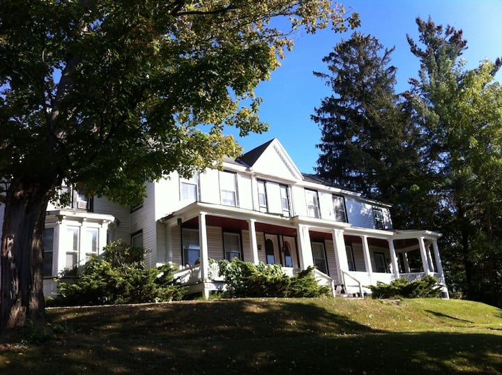 Private Very Sweet One Bedroom Home - St. Albans, VT