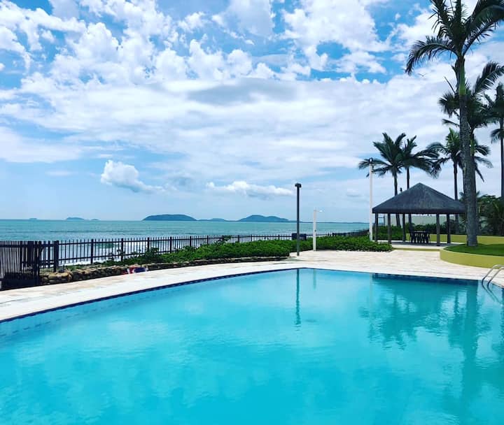 Casa Frente Ao Mar Em Sc - Cond Fechado C/ Piscina - Itapoá