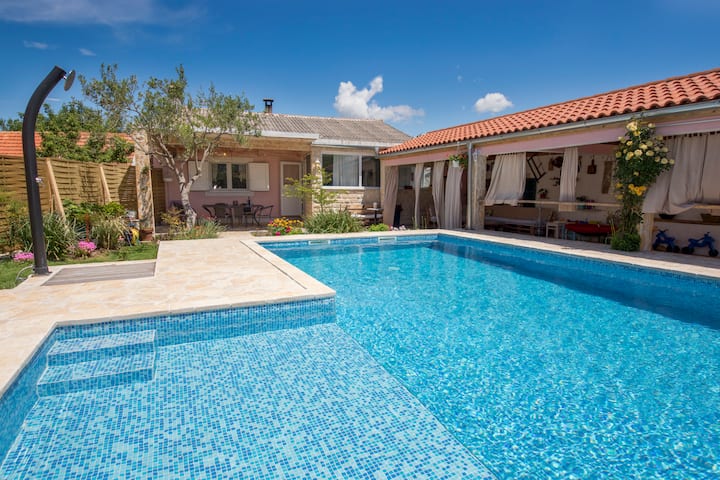 Velini Dvori Kuća Za Odmor - Šibenik