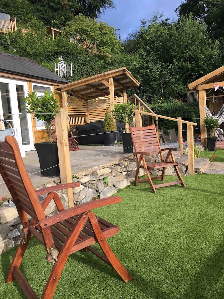 Buttercup Cottage With Private Hot Tub - Llangollen