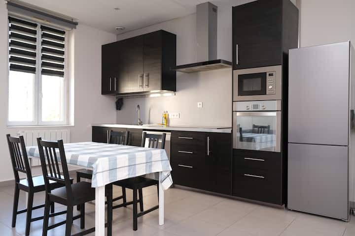 Pour Groupes : 4 Chambres, 2 Sdb, 2 Cuisines - Tassin-la-Demi-Lune
