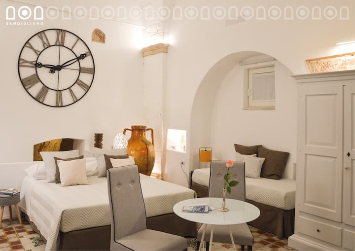 Sangiuliano Bed And Breakfast Suite - Ginosa