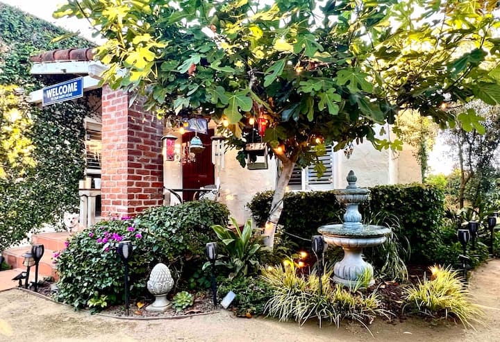 Cozy Updated Guest House In Bh Area~! - Los Angeles, CA