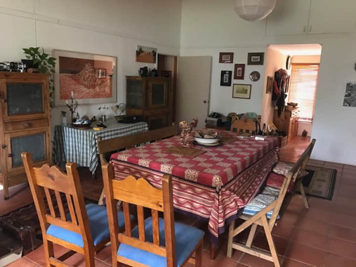 Spacious Room In Welcoming East Side Home - Alice Springs