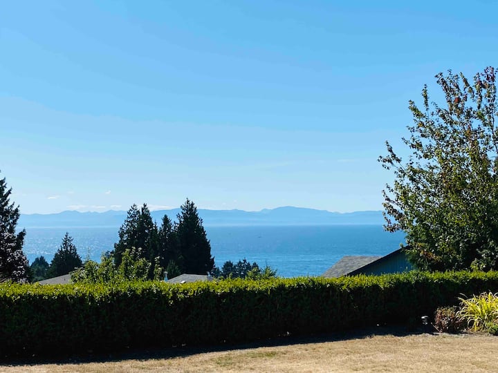 Beautiful Davis Bay Getaway! - Roberts Creek