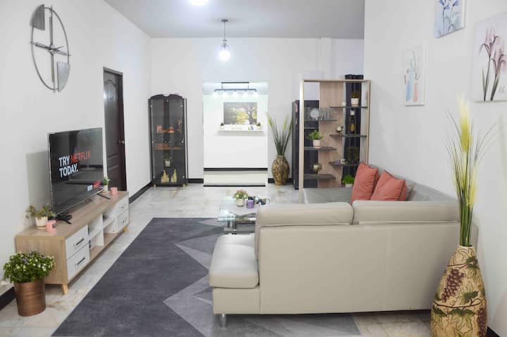 Aurora House 님만 근처 방 네개 단독주택 - Chiang Mai