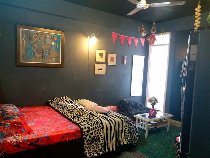 Southdelhi/star Location/comfy Stay/2minwalk Metro - New Delhi